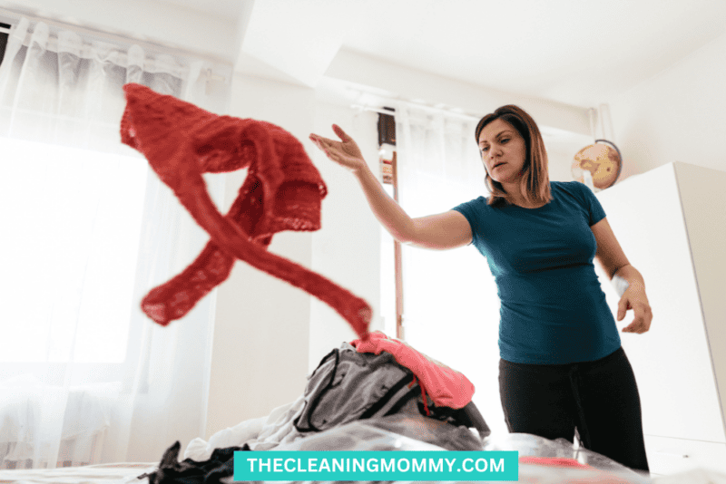 How To Declutter Your Closet & Love Your Wardrobe Again! - The Cleaning ...